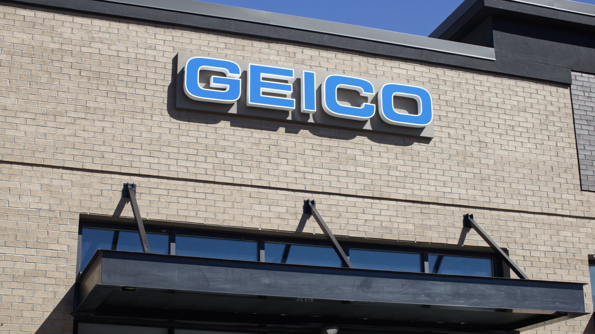 15 Places That Are Hiring Those Workers That Are Over 50